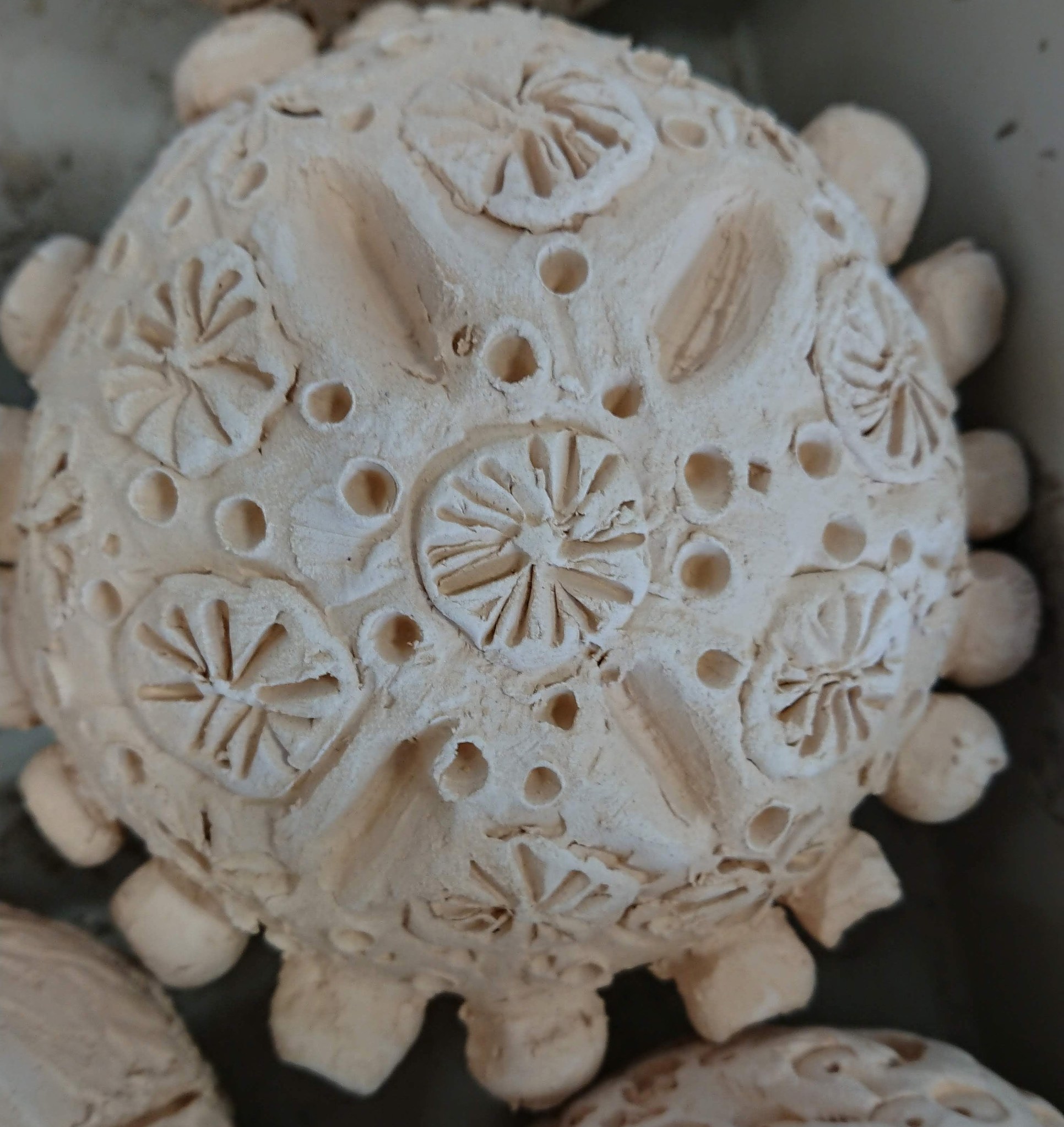 KS3 Easy Clay Project: Textured Vessels – The Art Teacher